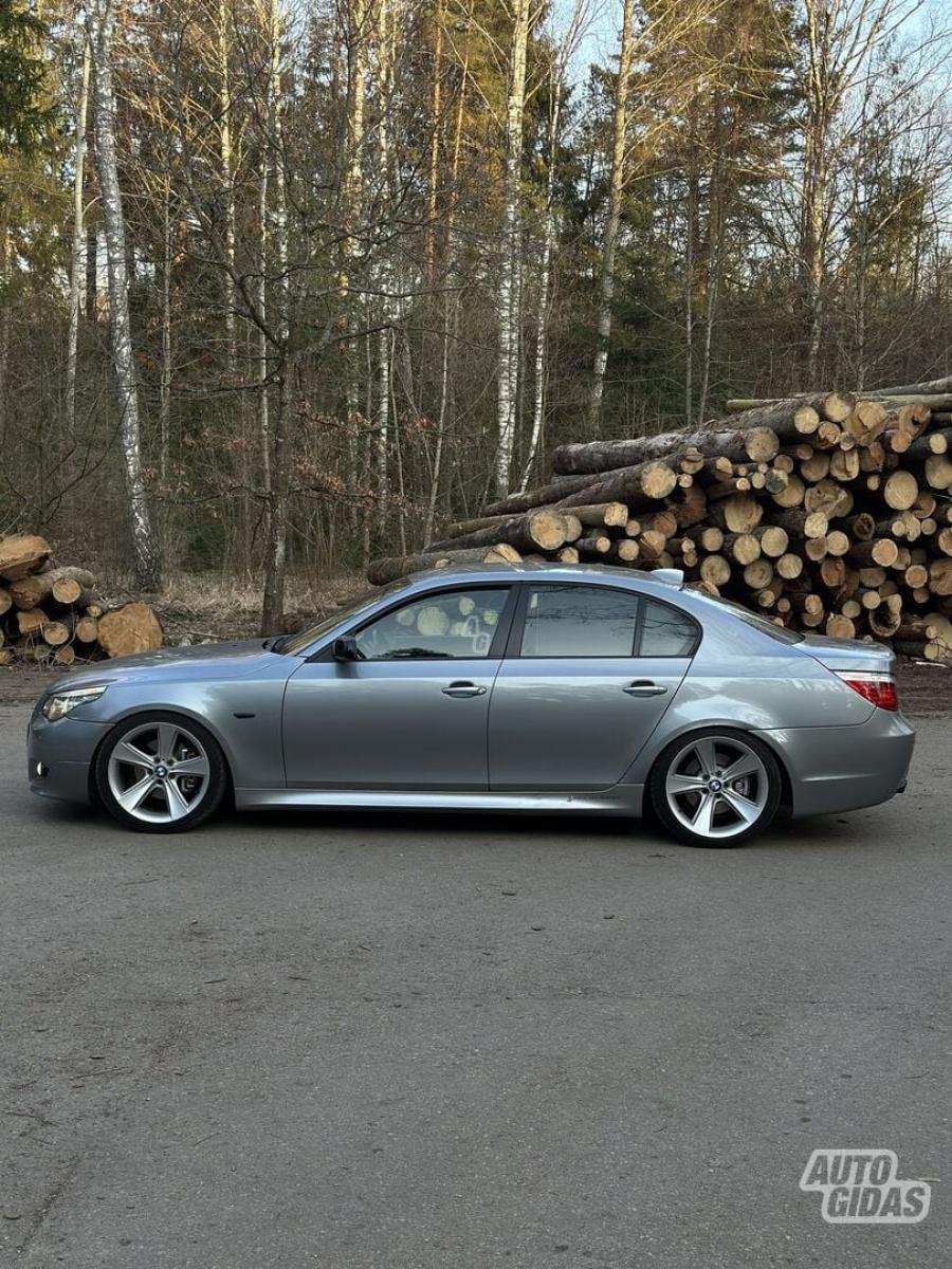 Pelēks BMW 525 2004 Alīta, ar dzinēja tilpumu 2.50 L un nobraukumu 270 tūkst. km par 5700 €, foto 8 vietnē AUTOMOTO.COM.LV