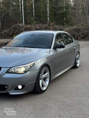 Pelēks BMW 525 2004 Alīta, ar dzinēja tilpumu 2.50 L un nobraukumu 270 tūkst. km par 5700 €, foto 9 vietnē AUTOMOTO.COM.LV