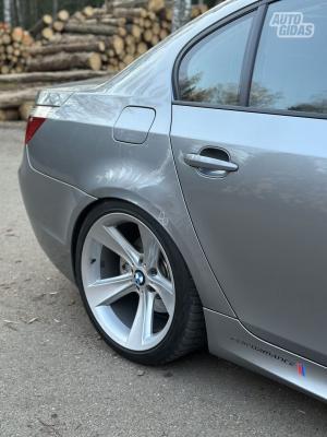 Pelēks BMW 525 2004 Alīta, ar dzinēja tilpumu 2.50 L un nobraukumu 270 tūkst. km par 5700 €, foto 14 vietnē AUTOMOTO.COM.LV