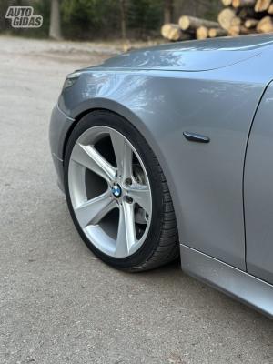 Pelēks BMW 525 2004 Alīta, ar dzinēja tilpumu 2.50 L un nobraukumu 270 tūkst. km par 5700 €, foto 15 vietnē AUTOMOTO.COM.LV