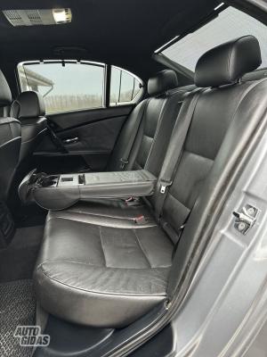 Pelēks BMW 525 2004 Alīta, ar dzinēja tilpumu 2.50 L un nobraukumu 270 tūkst. km par 5700 €, foto 21 vietnē AUTOMOTO.COM.LV