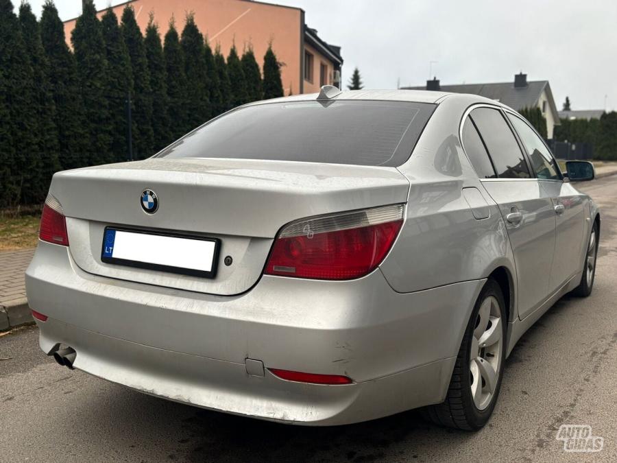 Pelēks BMW 525 2004 Kauņa, ar dzinēja tilpumu 2.50 L un nobraukumu 350 tūkst. km par 2500 €, foto 7 vietnē AUTOMOTO.COM.LV