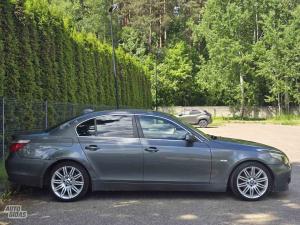 Pelēks BMW 525 2004 Viļņa, ar dzinēja tilpumu 2.50 L un nobraukumu 390 tūkst. km par 1999 €, foto 5 vietnē AUTOMOTO.COM.LV