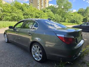 Pelēks BMW 525 2004 Viļņa, ar dzinēja tilpumu 2.50 L un nobraukumu 390 tūkst. km par 1999 €, foto 7 vietnē AUTOMOTO.COM.LV