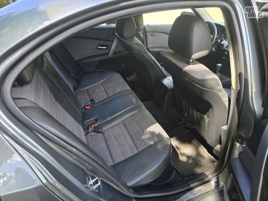 Pelēks BMW 525 2004 Viļņa, ar dzinēja tilpumu 2.50 L un nobraukumu 390 tūkst. km par 1999 €, foto 10 vietnē AUTOMOTO.COM.LV