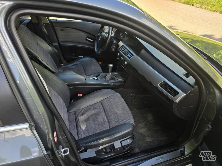 Pelēks BMW 525 2004 Viļņa, ar dzinēja tilpumu 2.50 L un nobraukumu 390 tūkst. km par 1999 €, foto 11 vietnē AUTOMOTO.COM.LV
