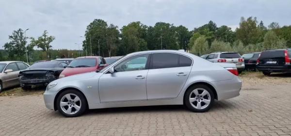 Pelēks BMW 525 2004 Valmiera, ar dzinēja tilpumu 2.50 L un nobraukumu 338 tūkst. km par 3100 €, foto 6 vietnē AUTOMOTO.COM.LV