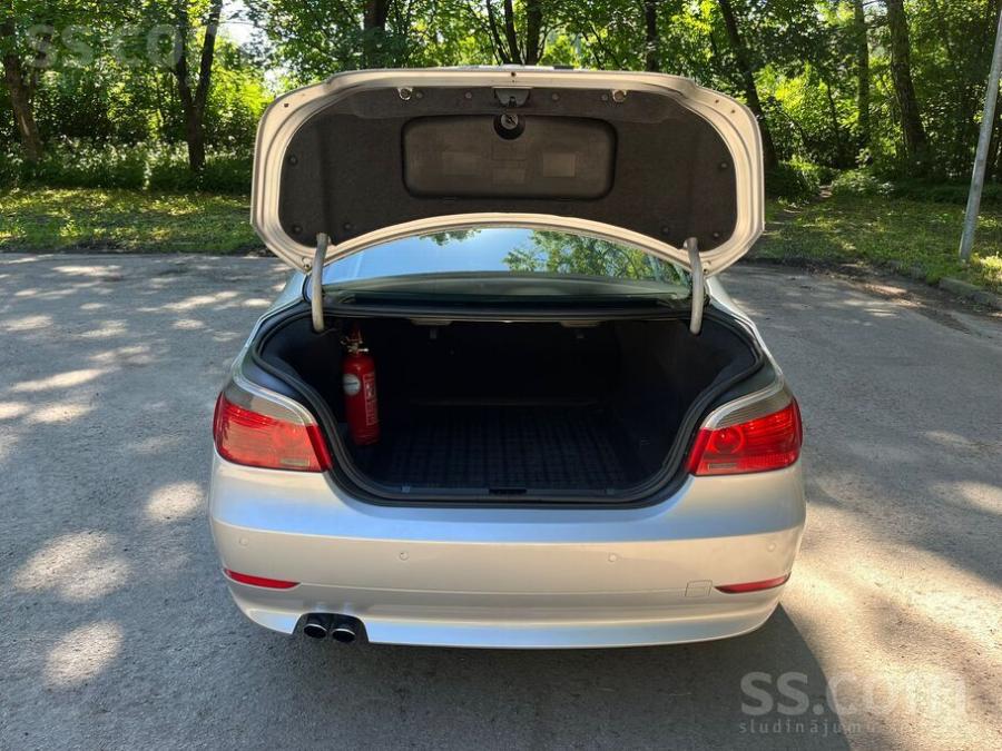 Pelēks BMW 525 2004 Rīga, ar dzinēja tilpumu 2.50 L un nobraukumu 0 tūkst. km par 3799 €, foto 24 vietnē AUTOMOTO.COM.LV