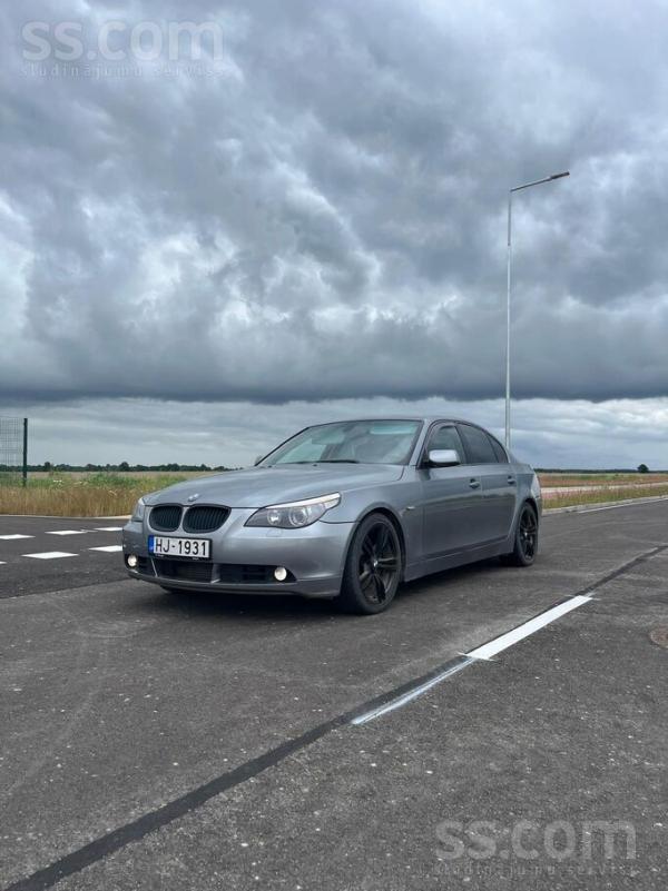 Grey BMW 525 2004 in Liepaja, with an engine capacity of 2.50 L and mileage of 495 thousand km for 2300 €, photo 1 on AUTOMOTO.COM.LV