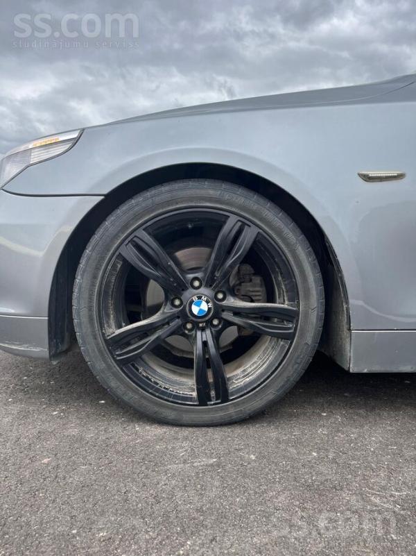 Grey BMW 525 2004 in Liepaja, with an engine capacity of 2.50 L and mileage of 495 thousand km for 2300 €, photo 7 on AUTOMOTO.COM.LV