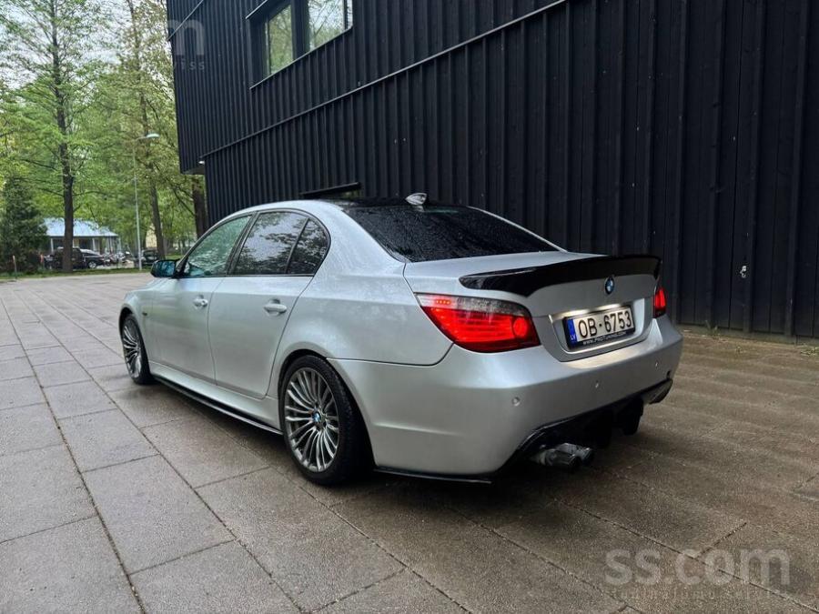 Pelēks BMW 525 2004 Rīga, ar dzinēja tilpumu 2.50 L un nobraukumu 446 tūkst. km par 5500 €, foto 3 vietnē AUTOMOTO.COM.LV