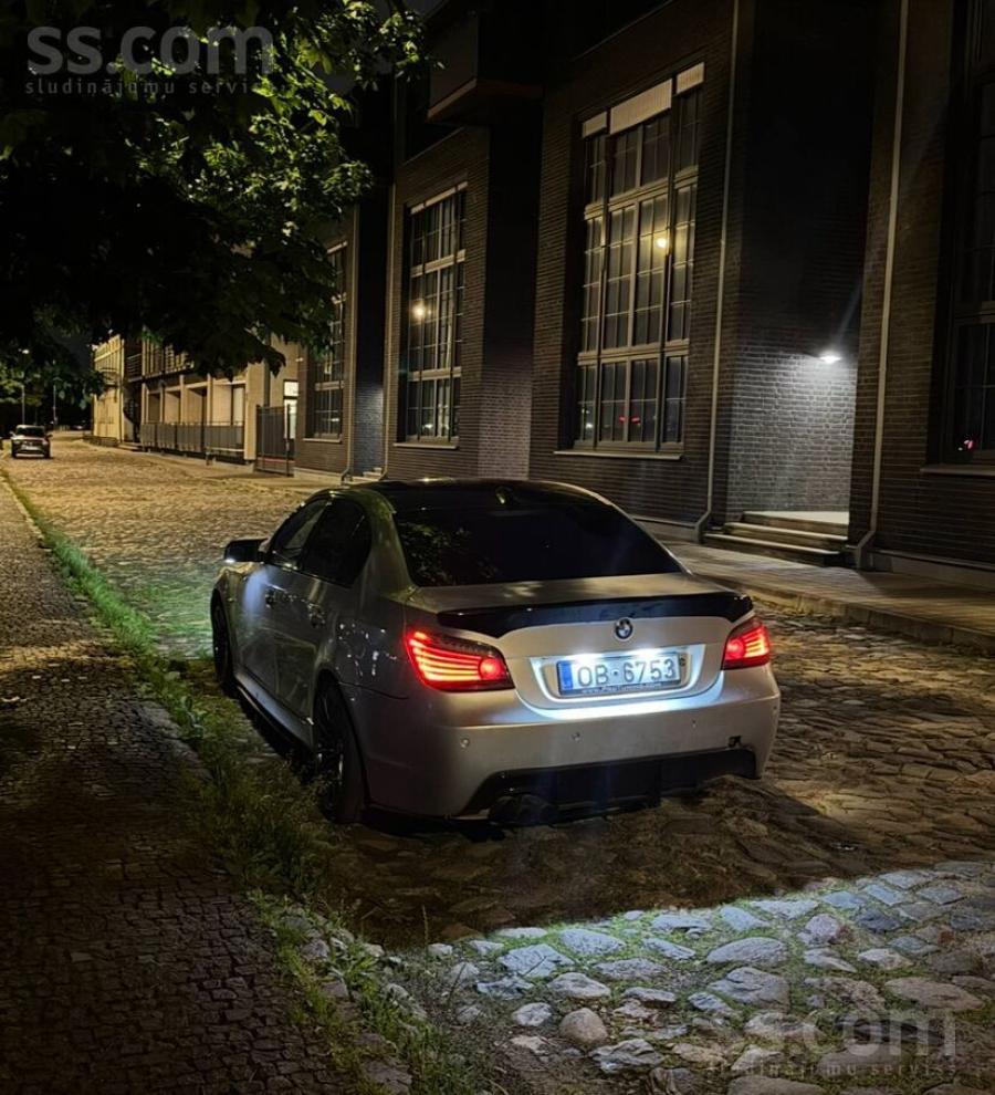 Pelēks BMW 525 2004 Rīga, ar dzinēja tilpumu 2.50 L un nobraukumu 446 tūkst. km par 5500 €, foto 13 vietnē AUTOMOTO.COM.LV