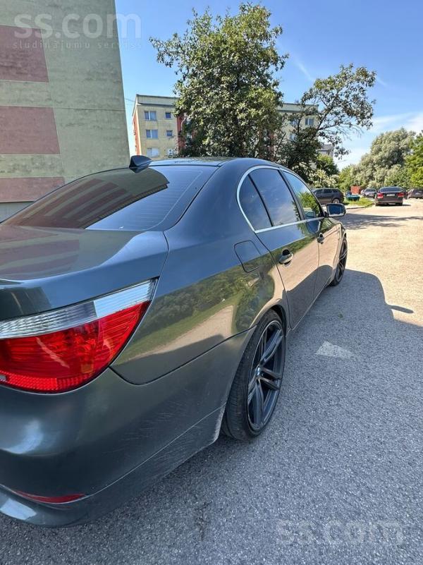 Grey BMW 525 2004 in Riga, with an engine capacity of 2.50 L and mileage of 237 thousand km for 3250 €, photo 5 on AUTOMOTO.COM.LV