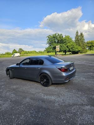Pelēks BMW 525 2004 Kohtla-Jerve, ar dzinēja tilpumu 0.00 L un nobraukumu 381 tūkst. km par 2800 €, foto 4 vietnē AUTOMOTO.COM.LV
