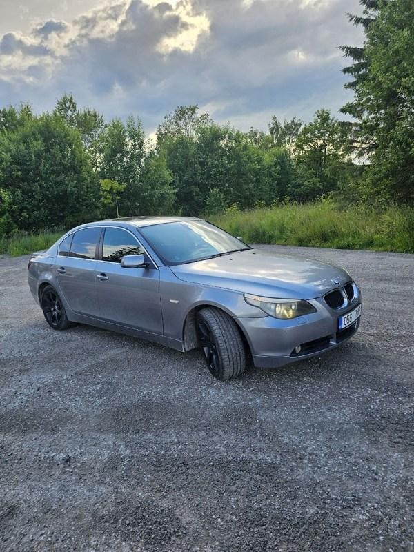 Pelēks BMW 525 2004 Kohtla-Jerve, ar dzinēja tilpumu 0.00 L un nobraukumu 381 tūkst. km par 2800 €, foto 7 vietnē AUTOMOTO.COM.LV