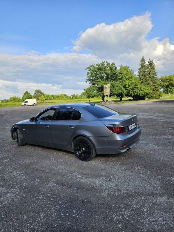 Pelēks BMW 525 2004 Kohtla-Jerve, ar dzinēja tilpumu 0.00 L un nobraukumu 381 tūkst. km par 2800 €, foto 9 vietnē AUTOMOTO.COM.LV