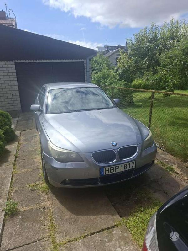 Pelēks BMW 525 2004 Kauņa, ar dzinēja tilpumu 2.50 L un nobraukumu 285 tūkst. km par 3000 €, foto 2 vietnē AUTOMOTO.COM.LV