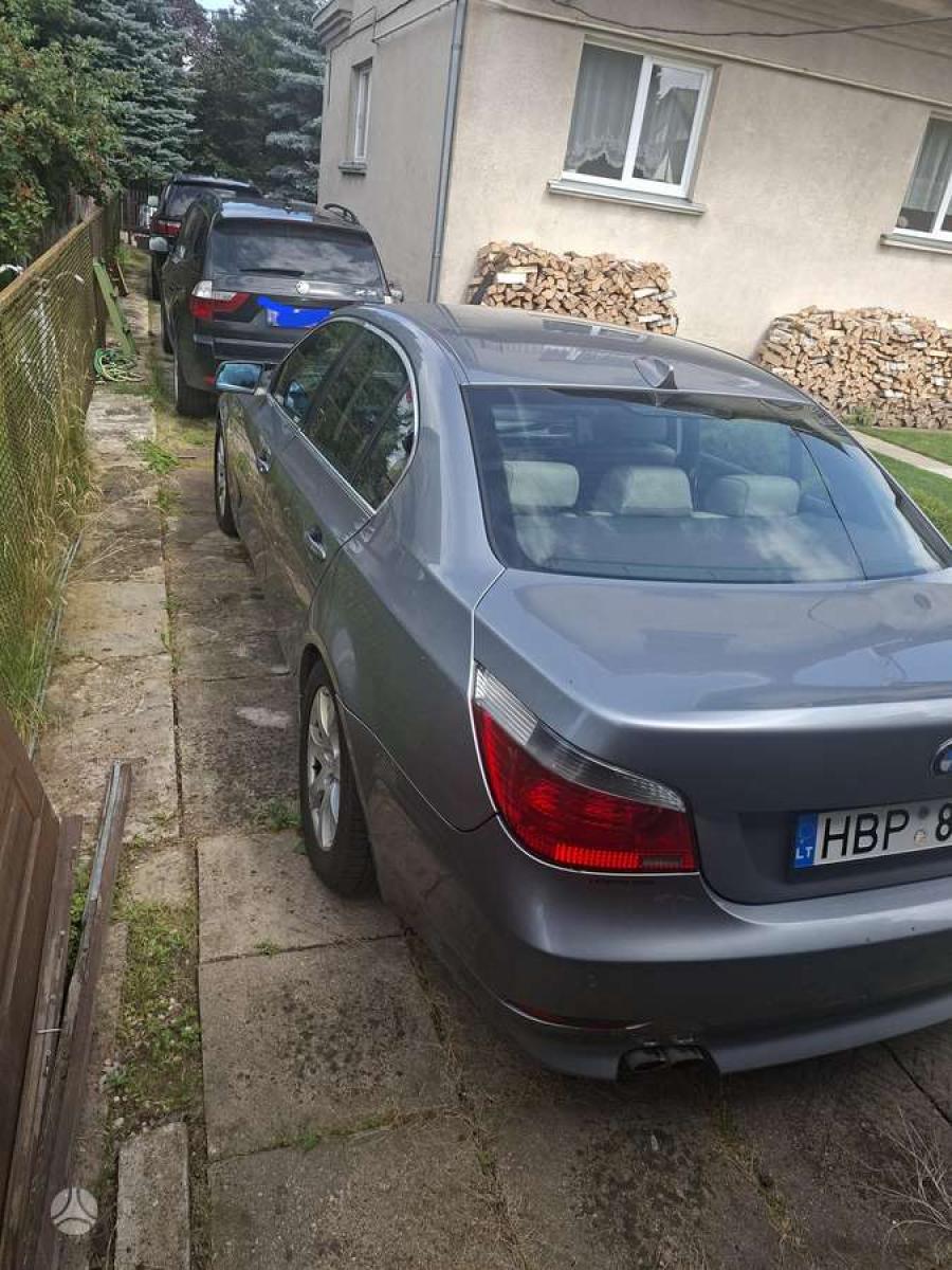 Pelēks BMW 525 2004 Kauņa, ar dzinēja tilpumu 2.50 L un nobraukumu 285 tūkst. km par 3000 €, foto 5 vietnē AUTOMOTO.COM.LV