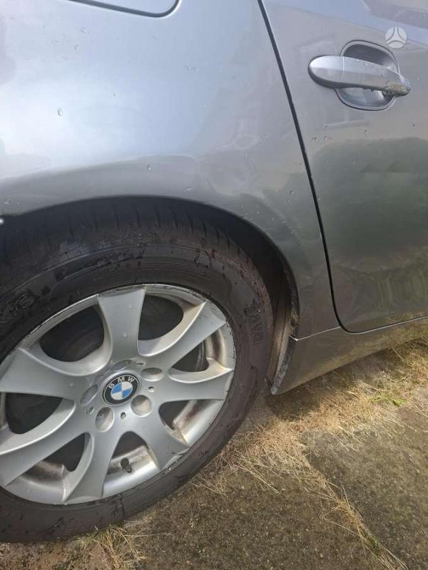 Pelēks BMW 525 2004 Kauņa, ar dzinēja tilpumu 2.50 L un nobraukumu 285 tūkst. km par 3000 €, foto 6 vietnē AUTOMOTO.COM.LV