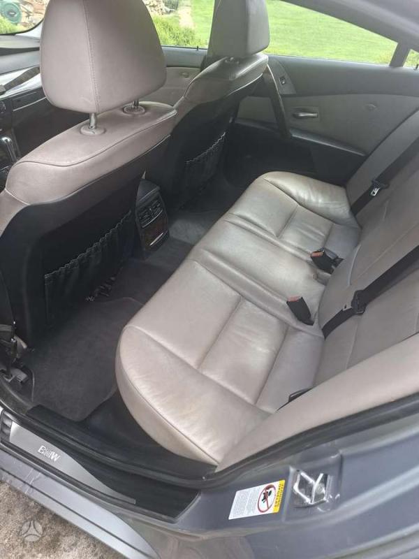 Pelēks BMW 525 2004 Kauņa, ar dzinēja tilpumu 2.50 L un nobraukumu 285 tūkst. km par 3000 €, foto 8 vietnē AUTOMOTO.COM.LV