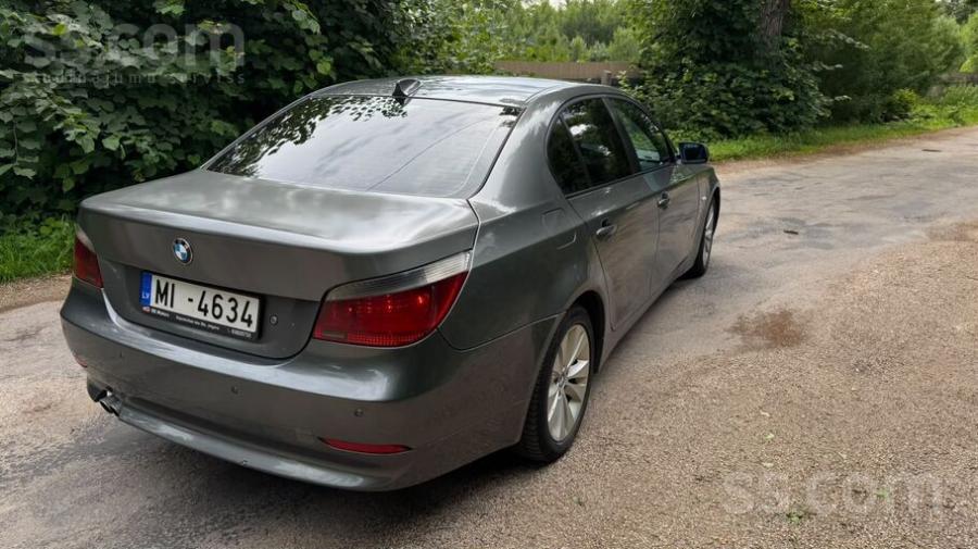 Grey BMW 525 2004 in Riga, with an engine capacity of 2.50 L and mileage of 554 thousand km for 2600 €, photo 5 on AUTOMOTO.COM.LV