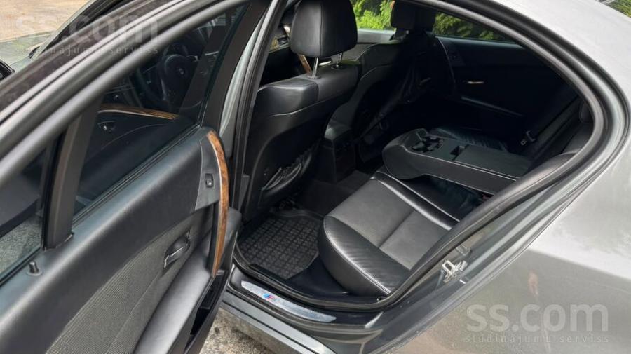 Grey BMW 525 2004 in Riga, with an engine capacity of 2.50 L and mileage of 554 thousand km for 2600 €, photo 8 on AUTOMOTO.COM.LV