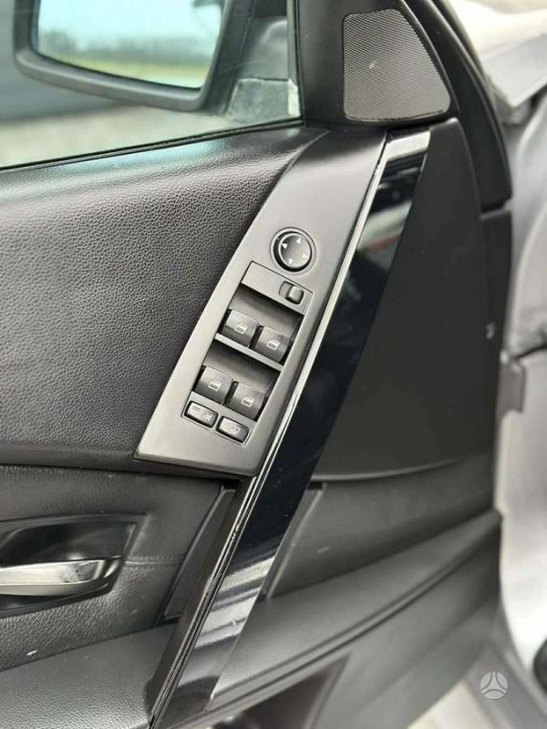 Pelēks BMW 525 2004 Utena, ar dzinēja tilpumu 2.50 L un nobraukumu 275 tūkst. km par 4499 €, foto 5 vietnē AUTOMOTO.COM.LV