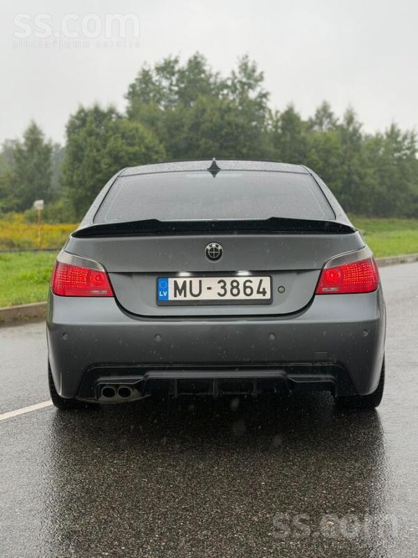 Pelēks BMW 525 2004 Rēzekne, ar dzinēja tilpumu 2.50 L un nobraukumu 462 tūkst. km par 3800 €, foto 3 vietnē AUTOMOTO.COM.LV