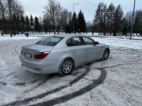 Grey BMW 525 2005 in Rokiskis, with an engine capacity of 2.50 L and mileage of 410 thousand km for 2300 €, photo 4 on AUTOMOTO.COM.LV