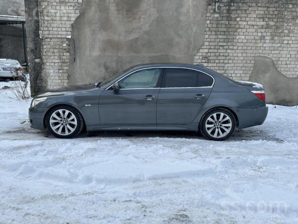 Grey BMW 525 2005 in Jelgava, with an engine capacity of 2.50 L and mileage of 278 thousand km for 4500 €, photo 2 on AUTOMOTO.COM.LV