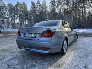Pelēks BMW 525 2005 Viļņa, ar dzinēja tilpumu 2.50 L un nobraukumu 221 tūkst. km par 2450 €, foto 4 vietnē AUTOMOTO.COM.LV