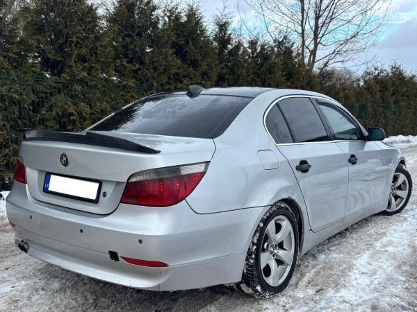 Pelēks BMW 525 2005 Kauņa, ar dzinēja tilpumu 2.50 L un nobraukumu 400 tūkst. km par 2500 €, foto 4 vietnē AUTOMOTO.COM.LV