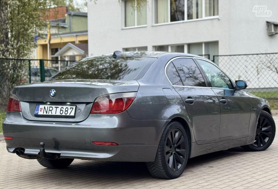 Pelēks BMW 525 2005 Kauņa, ar dzinēja tilpumu 2.50 L un nobraukumu 222 tūkst. km par 1900 €, foto 4 vietnē AUTOMOTO.COM.LV