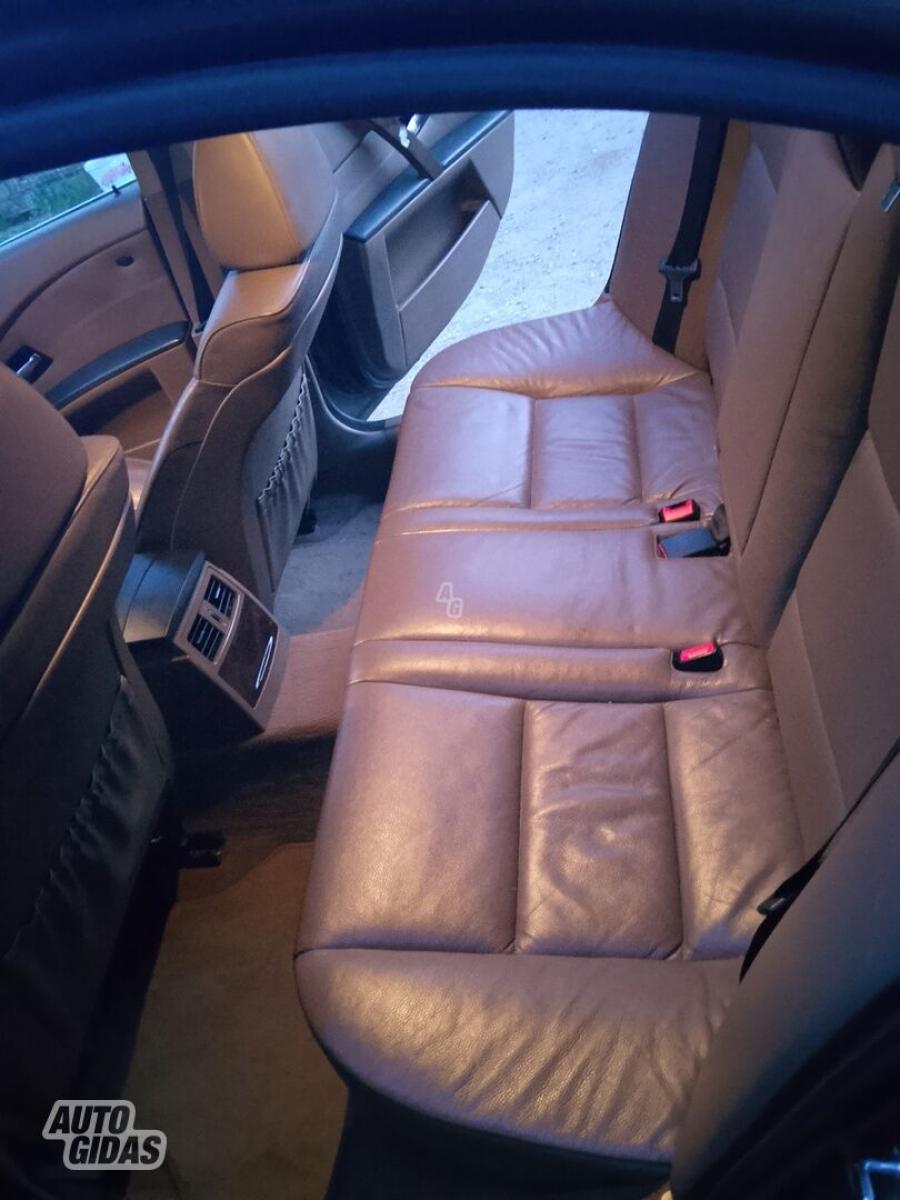 Grey BMW 525 2005 in Silale, with an engine capacity of 2.50 L and mileage of 370 thousand km for 3300 €, photo 13 on AUTOMOTO.COM.LV