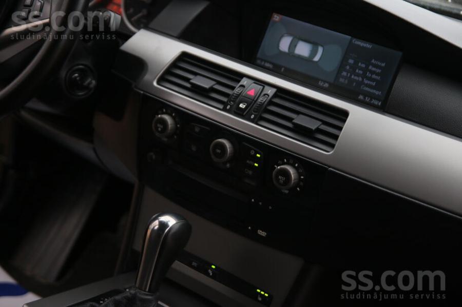 Grey BMW 525 2005 in Riga, with an engine capacity of 2.50 L and mileage of 355 thousand km for 3999 €, photo 14 on AUTOMOTO.COM.LV