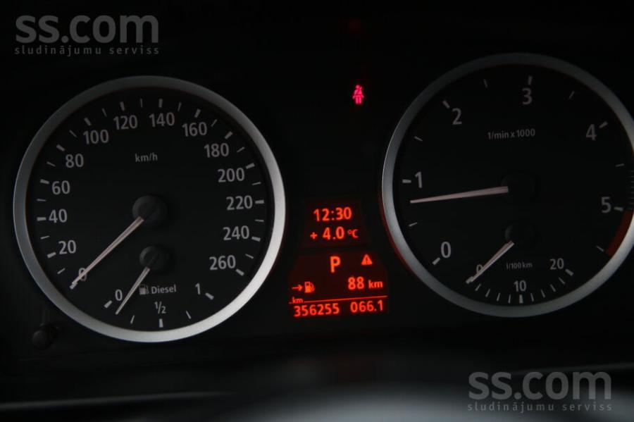 Grey BMW 525 2005 in Riga, with an engine capacity of 2.50 L and mileage of 355 thousand km for 3999 €, photo 19 on AUTOMOTO.COM.LV