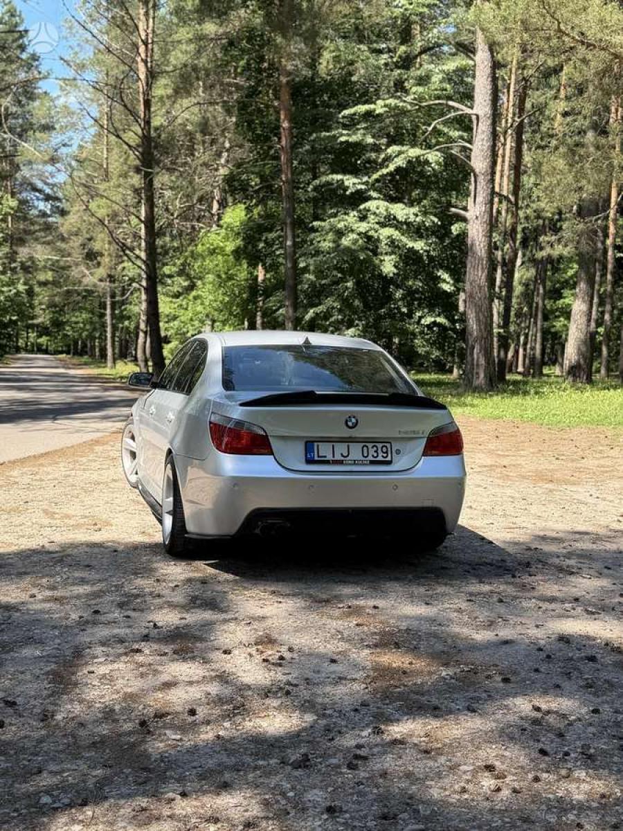 Pelēks BMW 525 2005 Viļņa, ar dzinēja tilpumu 2.50 L un nobraukumu 380 tūkst. km par 4000 €, foto 5 vietnē AUTOMOTO.COM.LV