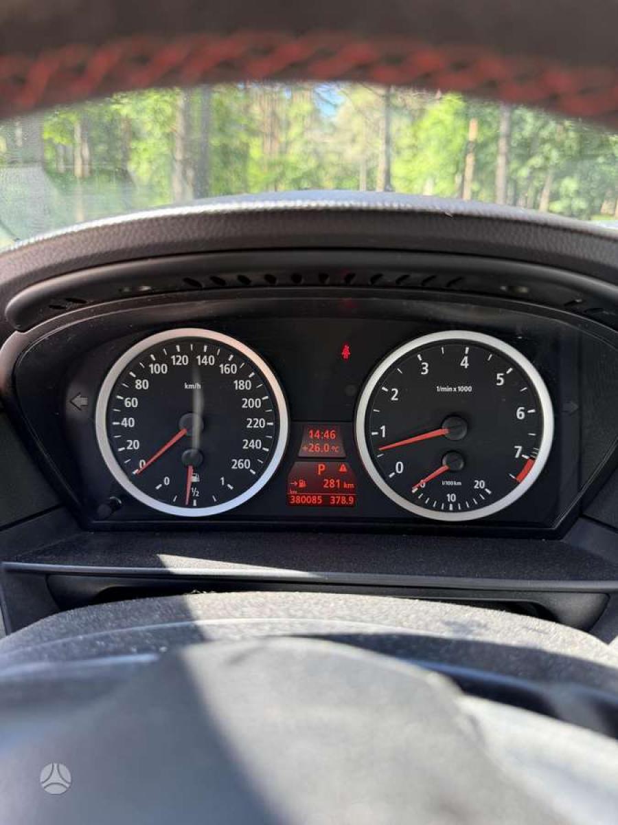 Pelēks BMW 525 2005 Viļņa, ar dzinēja tilpumu 2.50 L un nobraukumu 380 tūkst. km par 4000 €, foto 9 vietnē AUTOMOTO.COM.LV