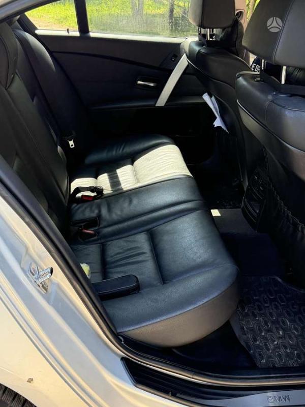 Grey BMW 525 2005 in Vilnius, with an engine capacity of 2.50 L and mileage of 380 thousand km for 4000 €, photo 10 on AUTOMOTO.COM.LV