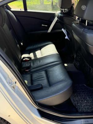 Pelēks BMW 525 2005 Viļņa, ar dzinēja tilpumu 2.50 L un nobraukumu 380 tūkst. km par 4000 €, foto 11 vietnē AUTOMOTO.COM.LV