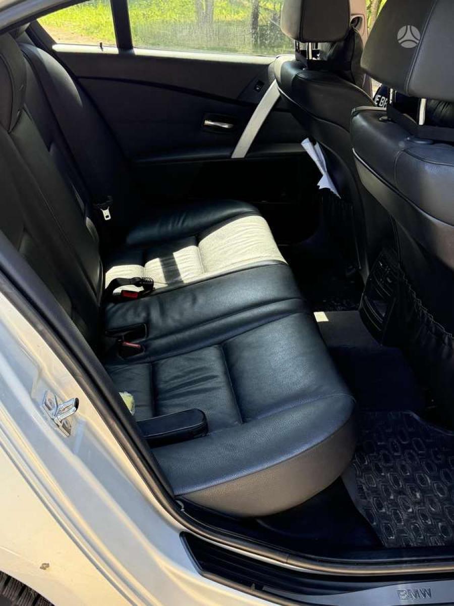 Pelēks BMW 525 2005 Viļņa, ar dzinēja tilpumu 2.50 L un nobraukumu 380 tūkst. km par 4000 €, foto 11 vietnē AUTOMOTO.COM.LV
