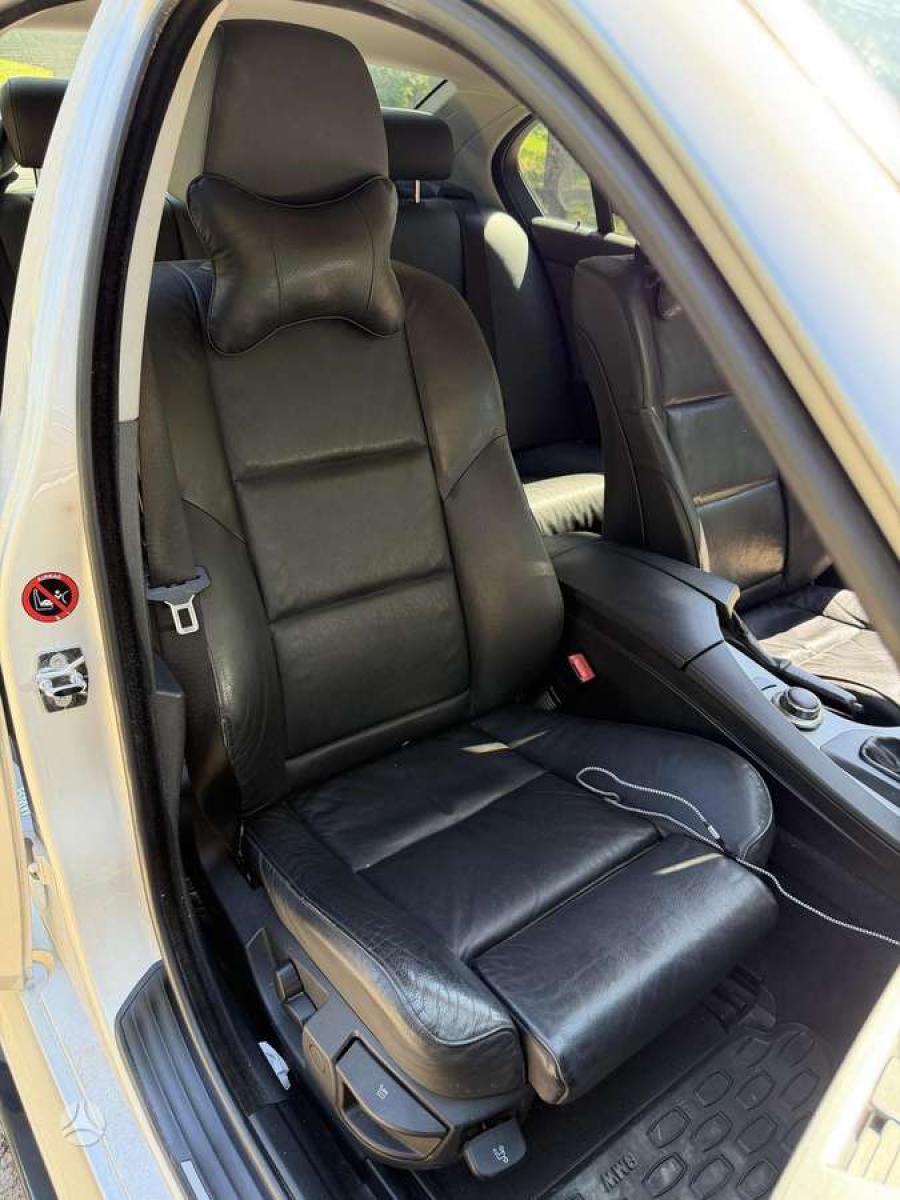 Pelēks BMW 525 2005 Viļņa, ar dzinēja tilpumu 2.50 L un nobraukumu 380 tūkst. km par 4000 €, foto 15 vietnē AUTOMOTO.COM.LV
