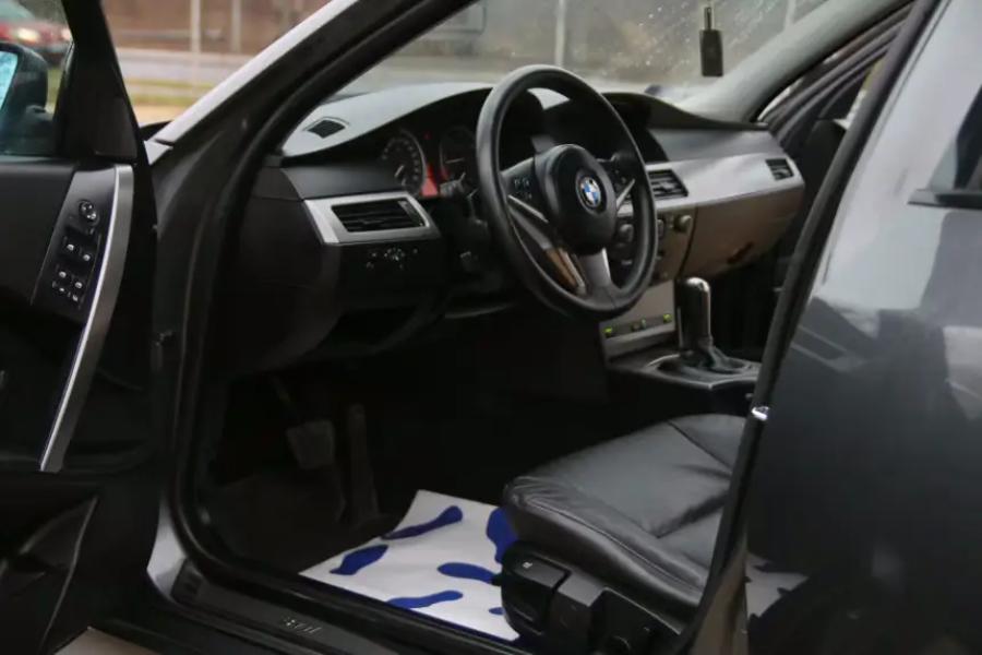 Pelēks BMW 525 2005 Rīga, ar dzinēja tilpumu 2.50 L un nobraukumu 356 tūkst. km par 3999 €, foto 6 vietnē AUTOMOTO.COM.LV