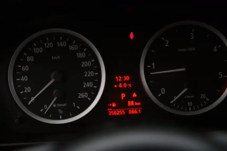 Pelēks BMW 525 2005 Rīga, ar dzinēja tilpumu 2.50 L un nobraukumu 356 tūkst. km par 3999 €, foto 10 vietnē AUTOMOTO.COM.LV