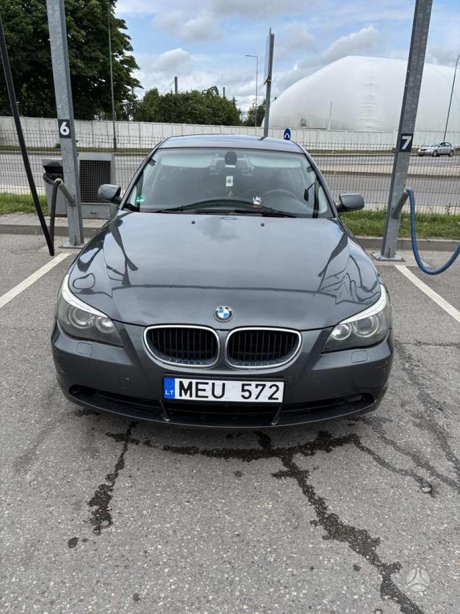 Grey BMW 525 2005 in Klaipeda, with an engine capacity of 2.50 L and mileage of 440 thousand km for 2800 €, photo 1 on AUTOMOTO.COM.LV