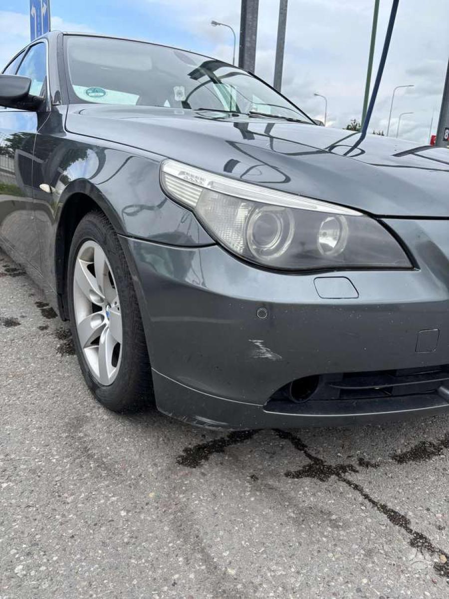 Grey BMW 525 2005 in Klaipeda, with an engine capacity of 2.50 L and mileage of 440 thousand km for 2800 €, photo 9 on AUTOMOTO.COM.LV