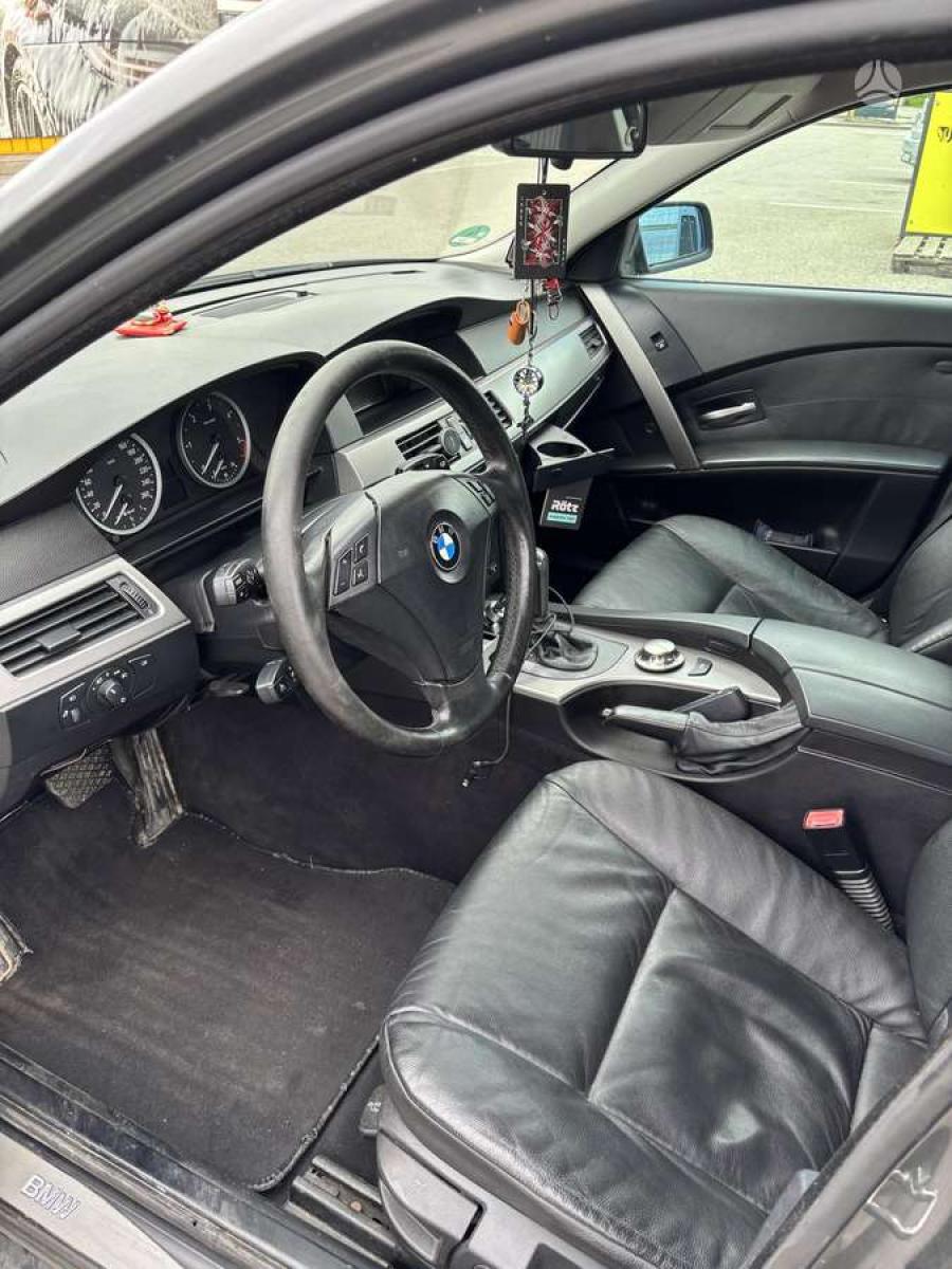 Grey BMW 525 2005 in Klaipeda, with an engine capacity of 2.50 L and mileage of 440 thousand km for 2800 €, photo 11 on AUTOMOTO.COM.LV