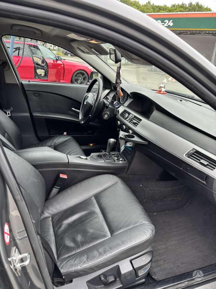 Grey BMW 525 2005 in Klaipeda, with an engine capacity of 2.50 L and mileage of 440 thousand km for 2800 €, photo 12 on AUTOMOTO.COM.LV
