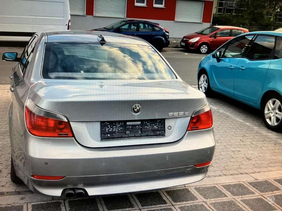 Pelēks BMW 525 2005 Prienai, ar dzinēja tilpumu 2.50 L un nobraukumu 225 tūkst. km par 3333 €, foto 6 vietnē AUTOMOTO.COM.LV