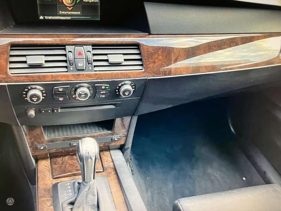 Pelēks BMW 525 2005 Prienai, ar dzinēja tilpumu 2.50 L un nobraukumu 225 tūkst. km par 3333 €, foto 15 vietnē AUTOMOTO.COM.LV